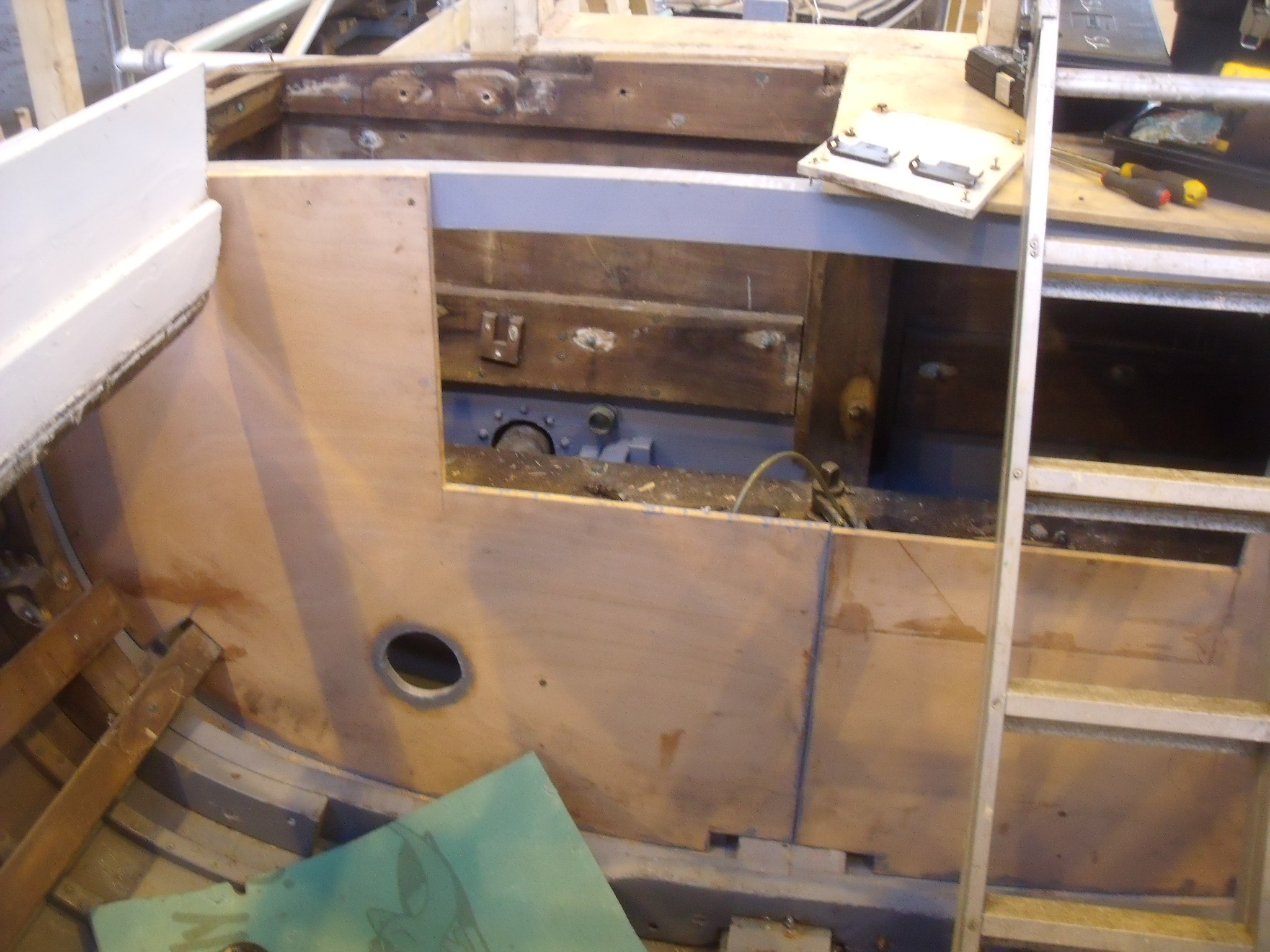 40 Aft bulkhead in the cockpit takes shape Starboard side – The Tom ...